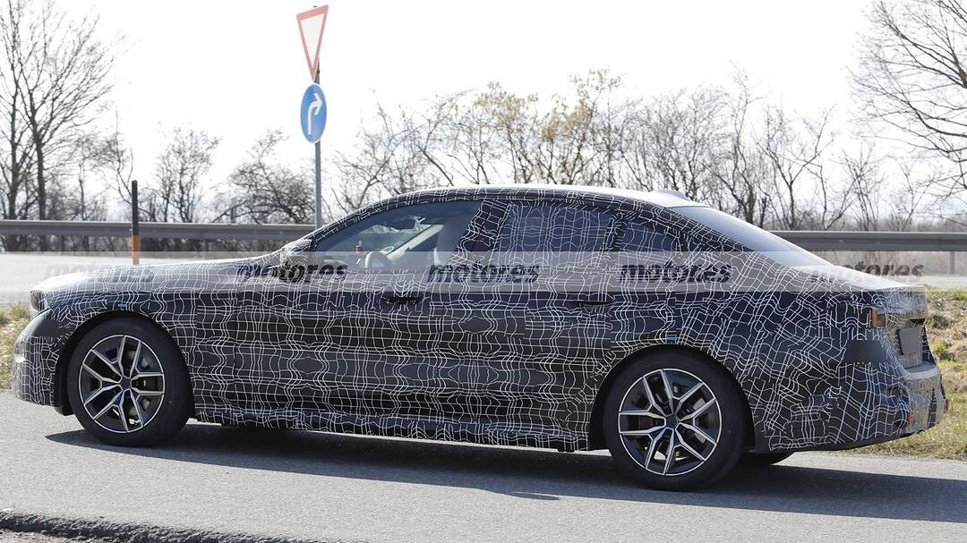 2027 BMW 5 Series/i5 LCI [G60/G61] - SCOOPS - NewCarscoops.com