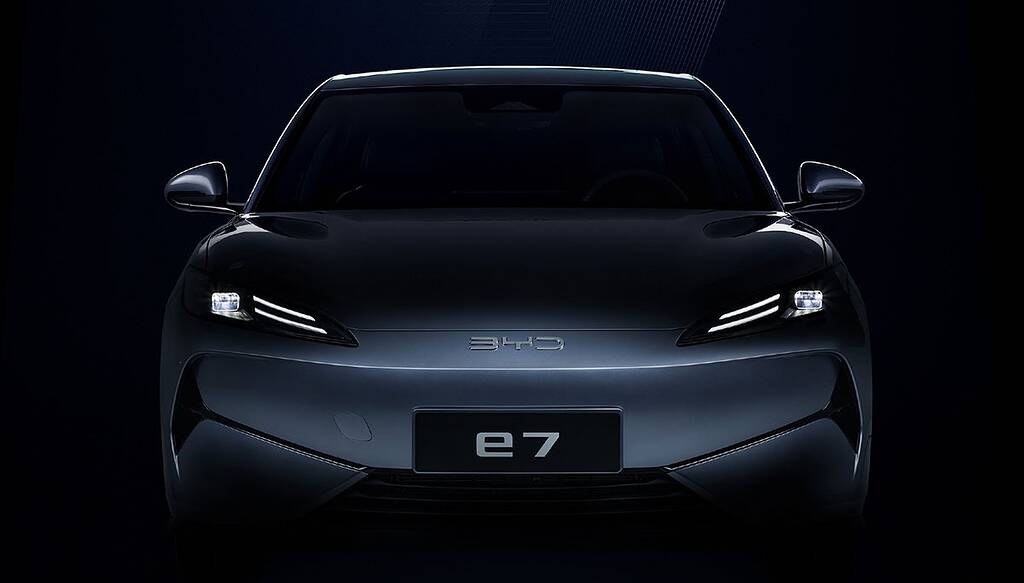 BYD new electric sedan e7 - SCOOPS - NewCarscoops.com